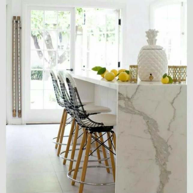Carrara marble dining table for classical dining rooms Calacatta
