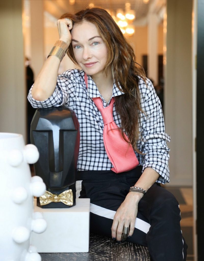 With a signature style that juxtaposes raw with refined, melds color ...