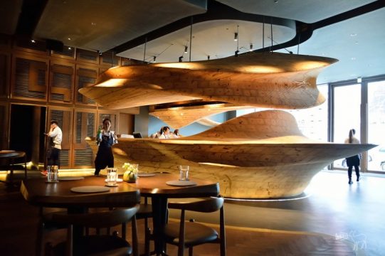 7 Luxurious Restaurant Interiors That Will Make You Want To Travel