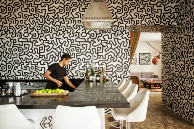 This room combines different materials and styles that generate an ...