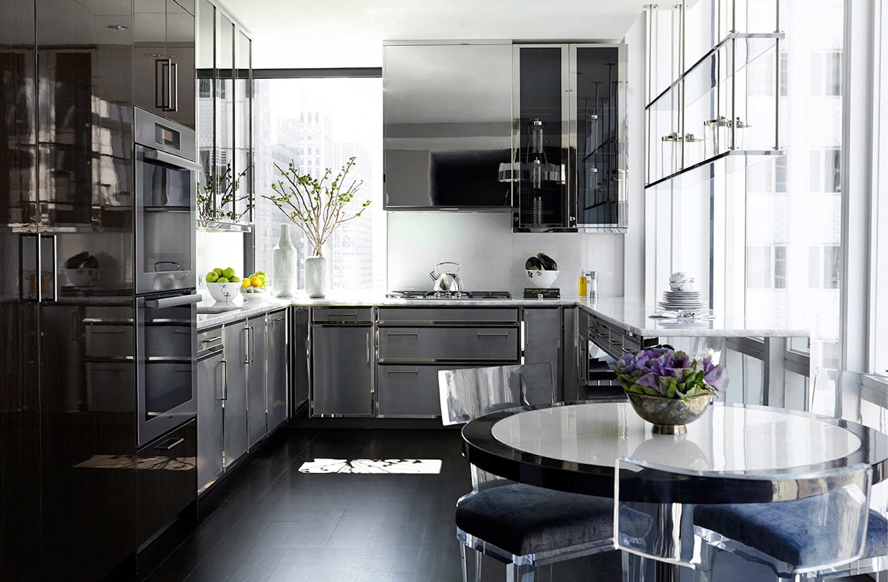 Big City, Big Lights, Big Home, Modern High-End Design